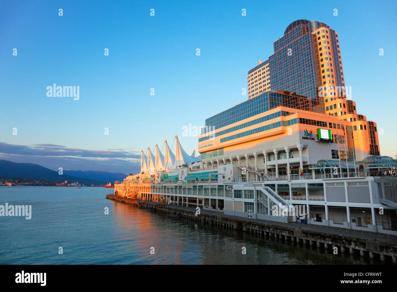 Waterfront vancouver hi-res stock photography and images - Alamy