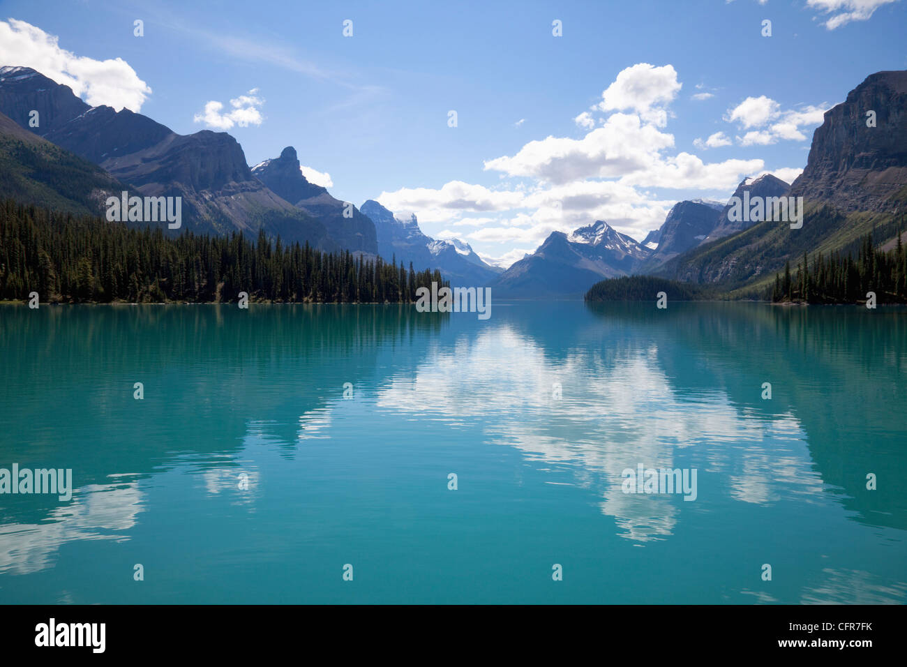 Maligne lake british columbia hi-res stock photography and images - Alamy