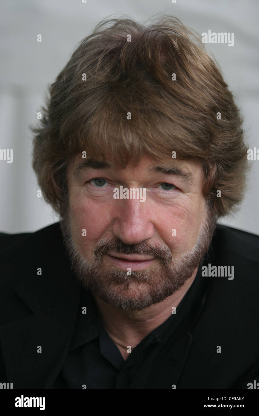 Willy russell blood brothers hi-res stock photography and images - Alamy