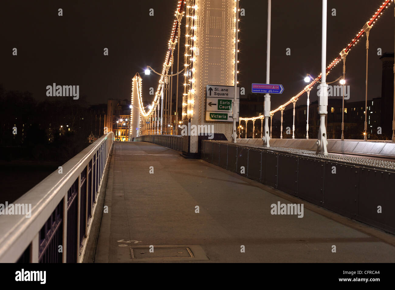 Chelsea suspension bridge hi-res stock photography and images - Alamy