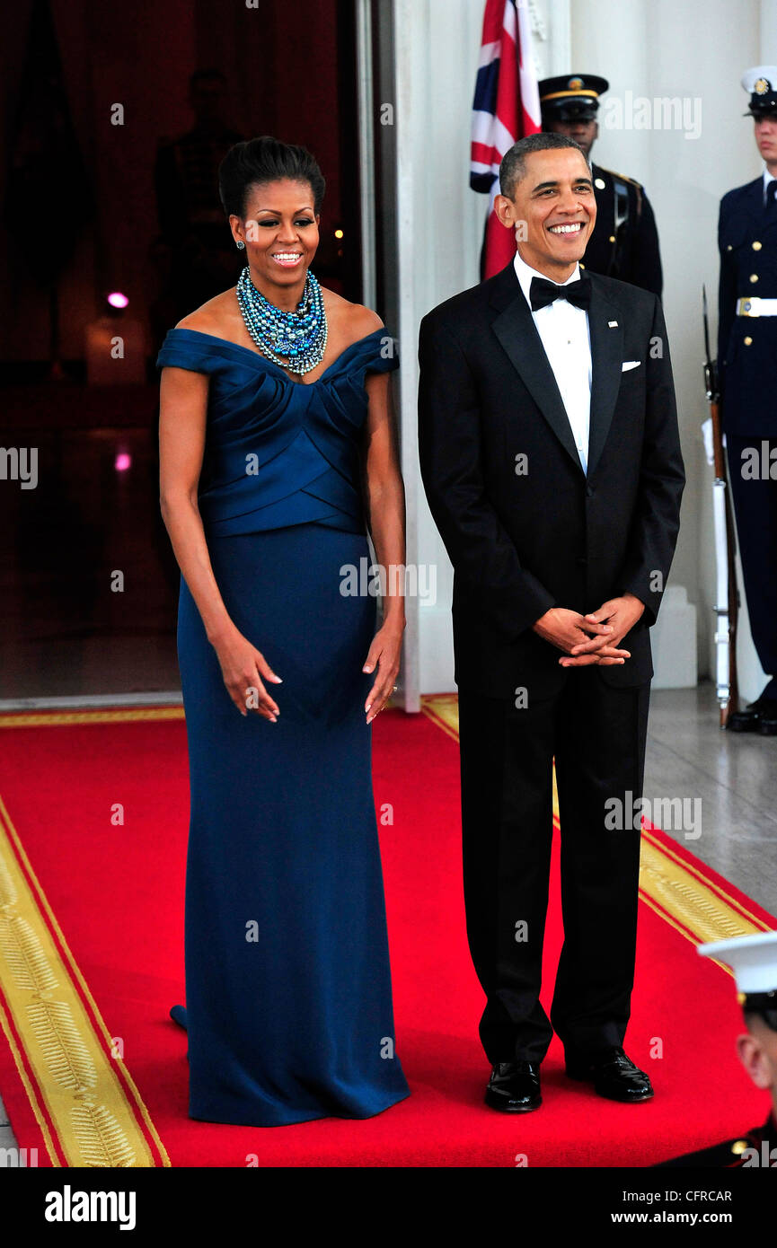 President Barack Obama with First Lady Michelle Obama await the arrival ...