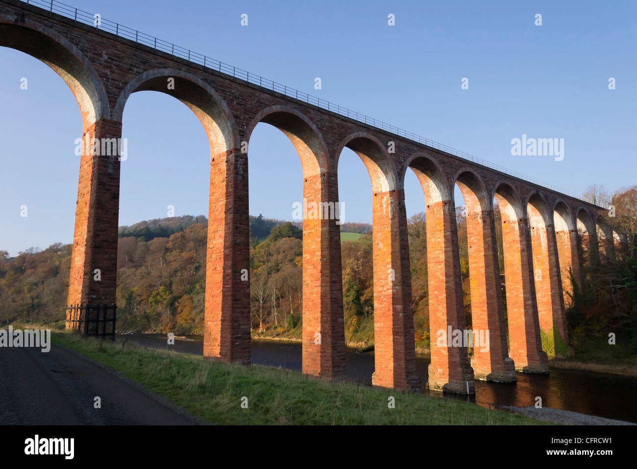 Brick built viaduct hi-res stock photography and images - Alamy