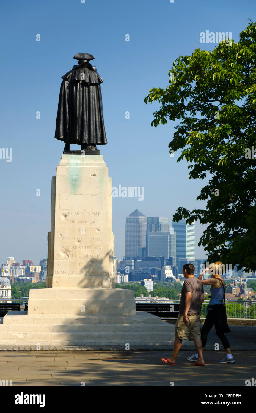 Statue of James Wolfe, Greenwich Park, with Canary Wharf in the ...