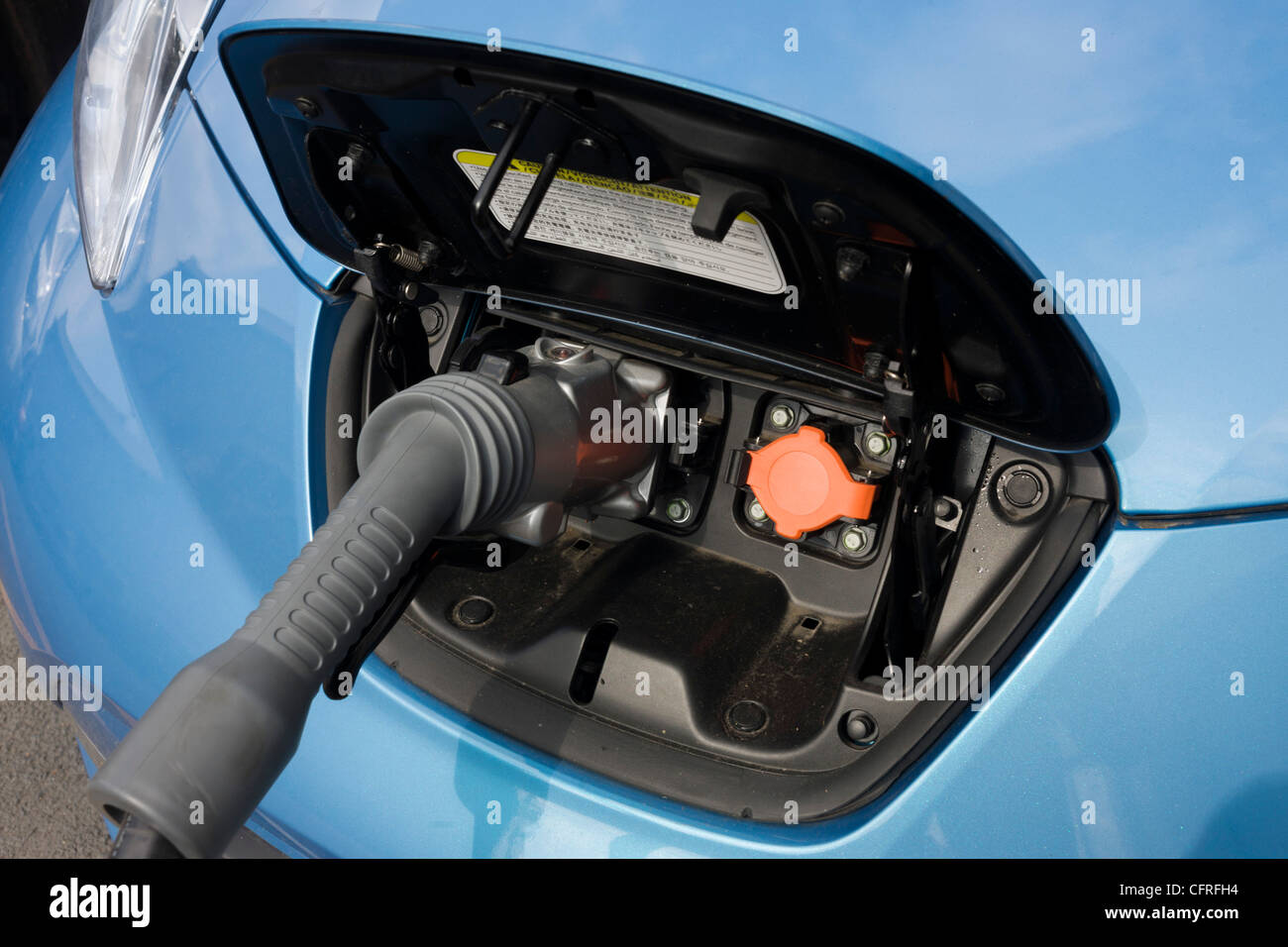 Nissan leaf charging uk hi-res stock photography and images - Alamy