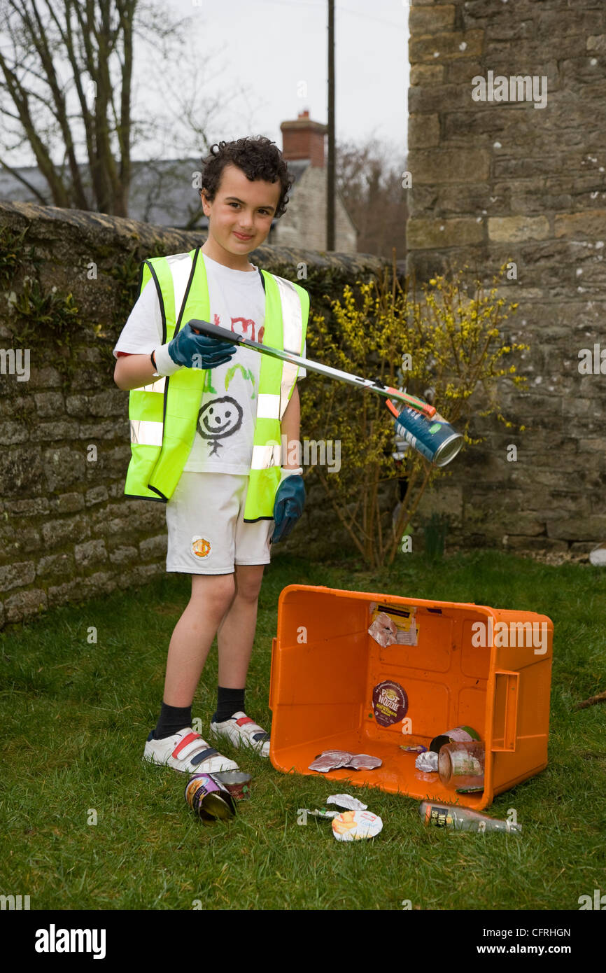 Litter picker hi-res stock photography and images - Alamy