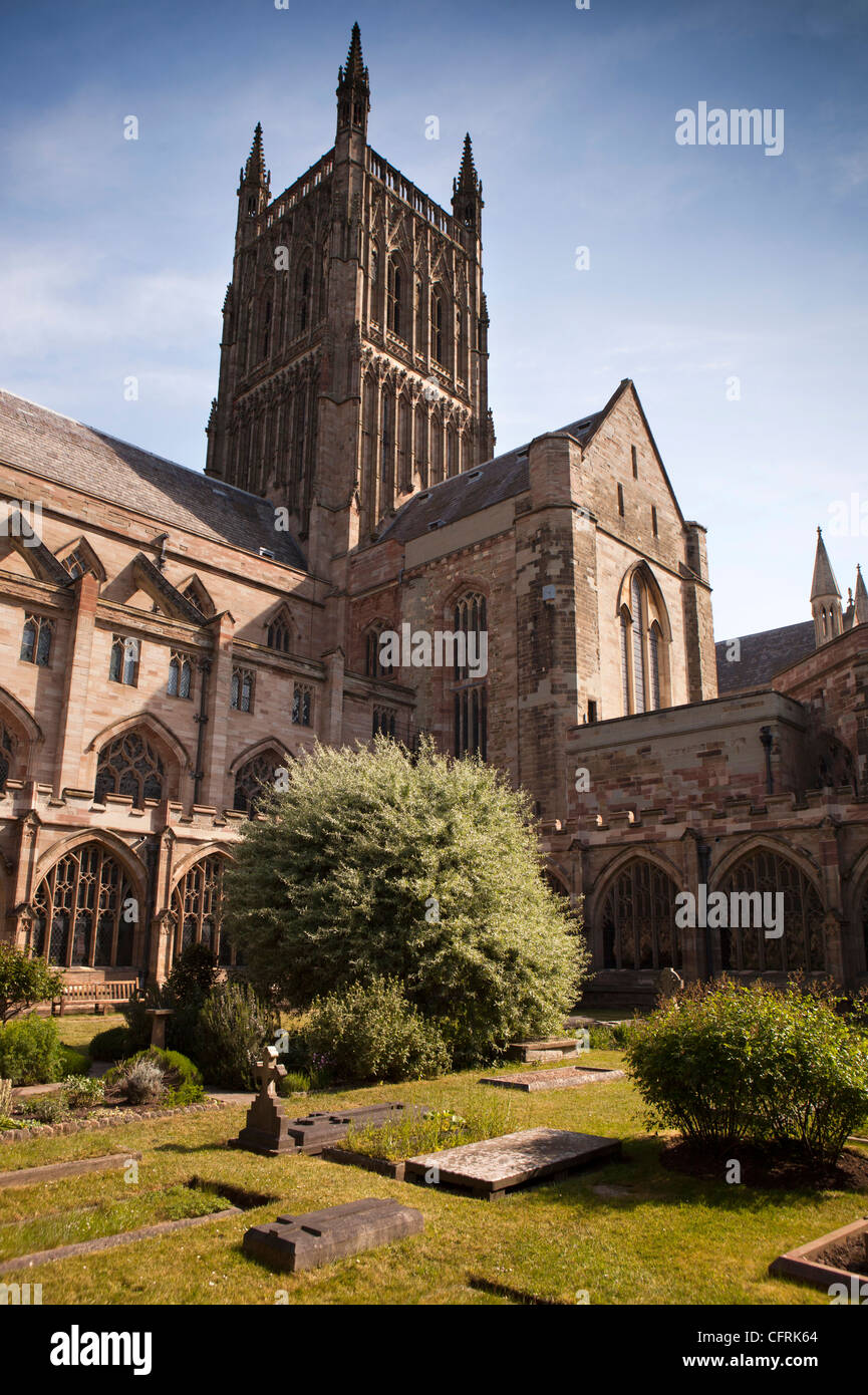 UK, England, Worcestershire, Worcester Cathedral, from the cloister ...