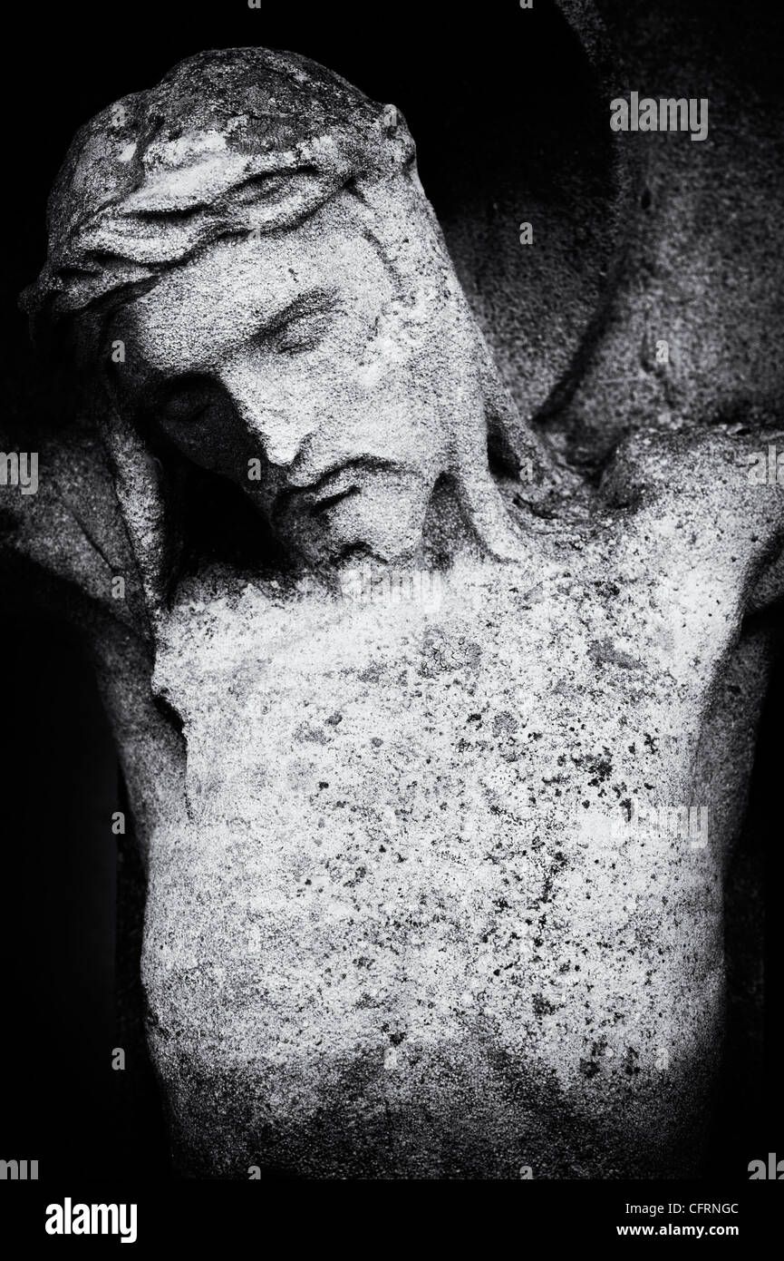 Black christ statue hi-res stock photography and images - Alamy