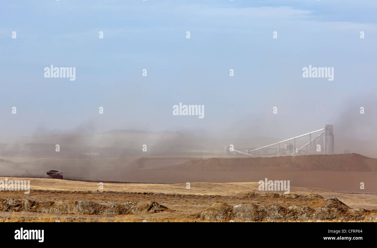 Open coal mine pollution hi-res stock photography and images - Alamy