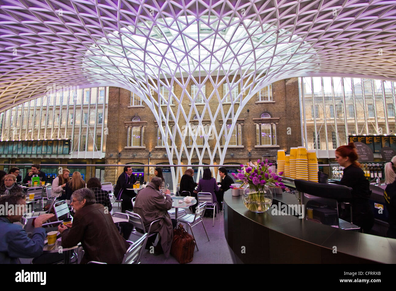 Mezzanine kings cross hi-res stock photography and images - Alamy