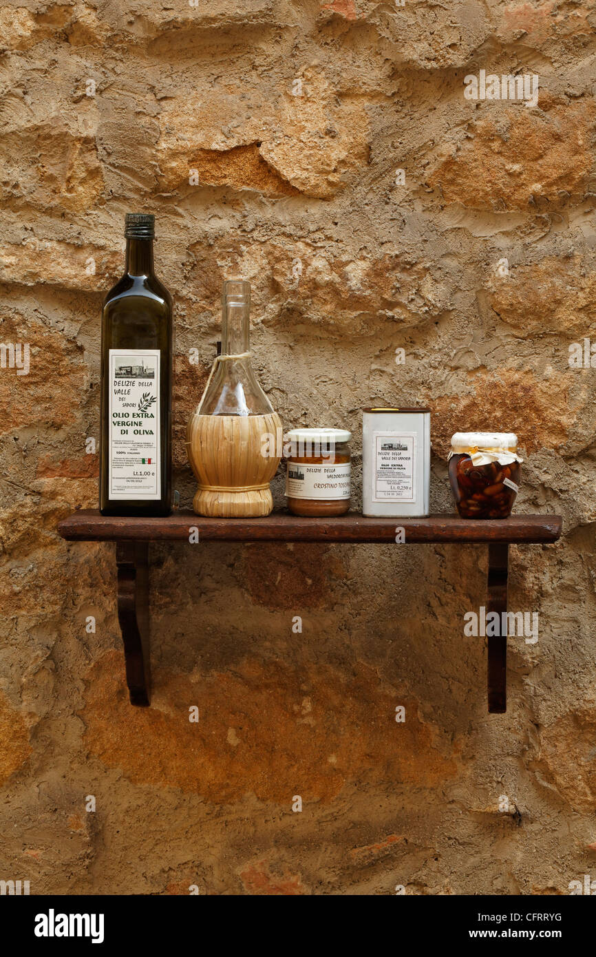 Olive oil on shelf hi-res stock photography and images - Alamy