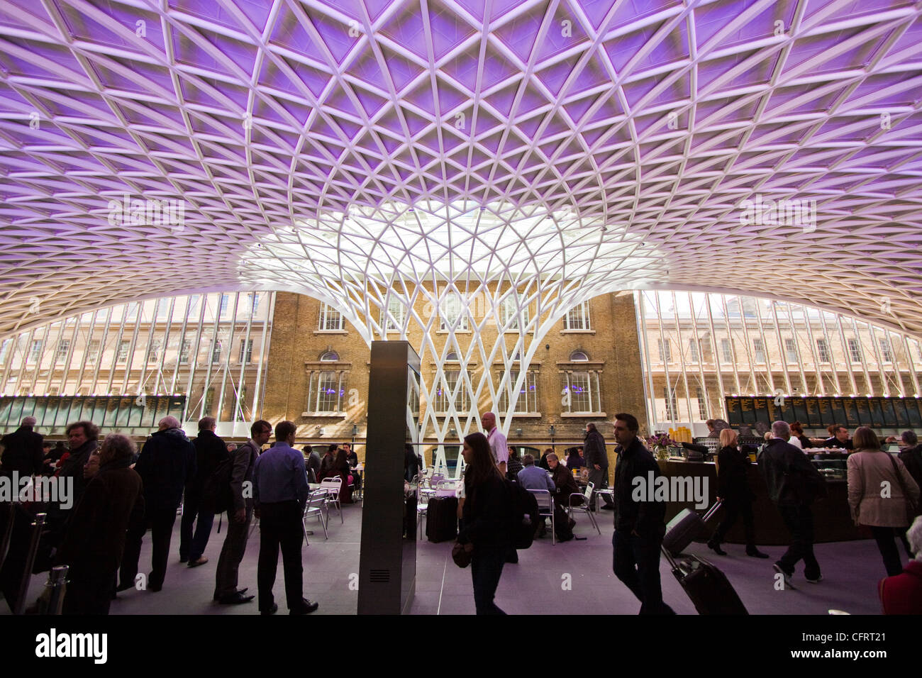 Mezzanine kings cross hi-res stock photography and images - Alamy
