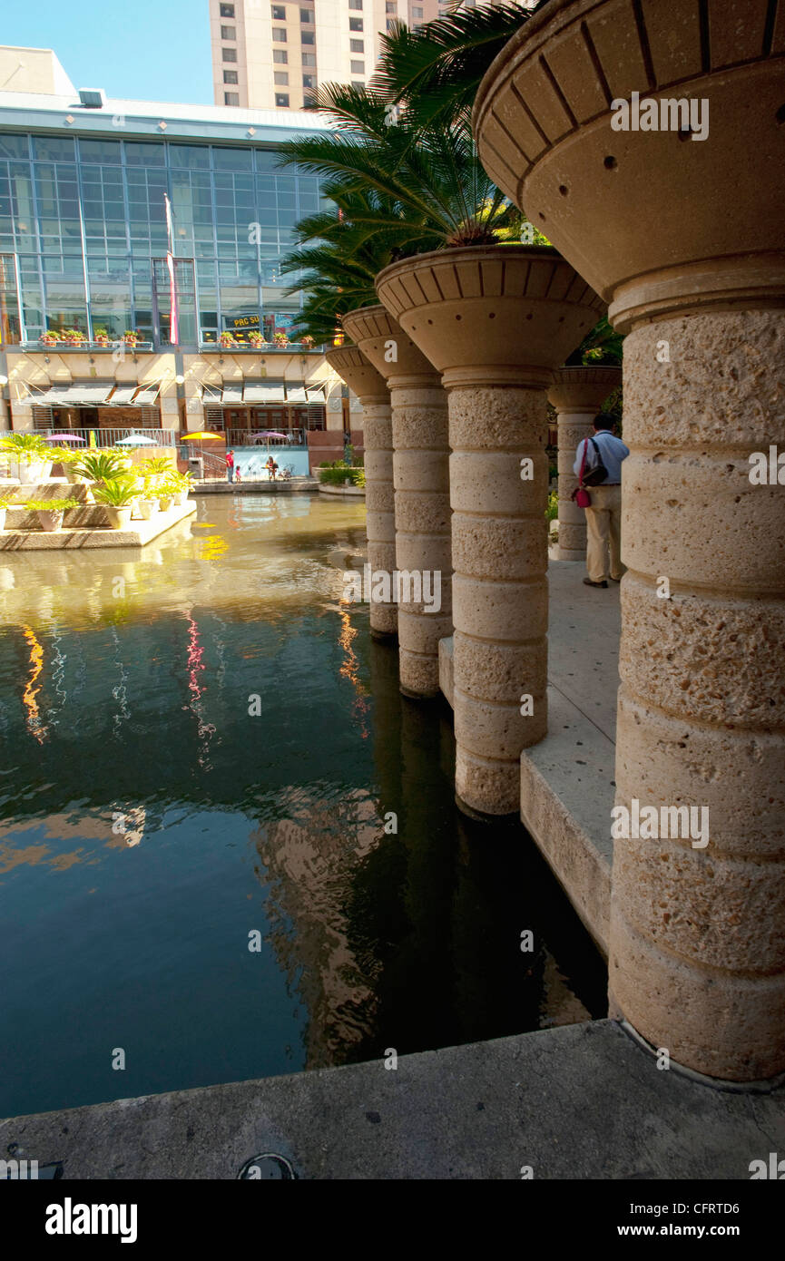USA, Texas, San Antonio, Riverwalk, River Center Shopping Mall. PLEASE ...