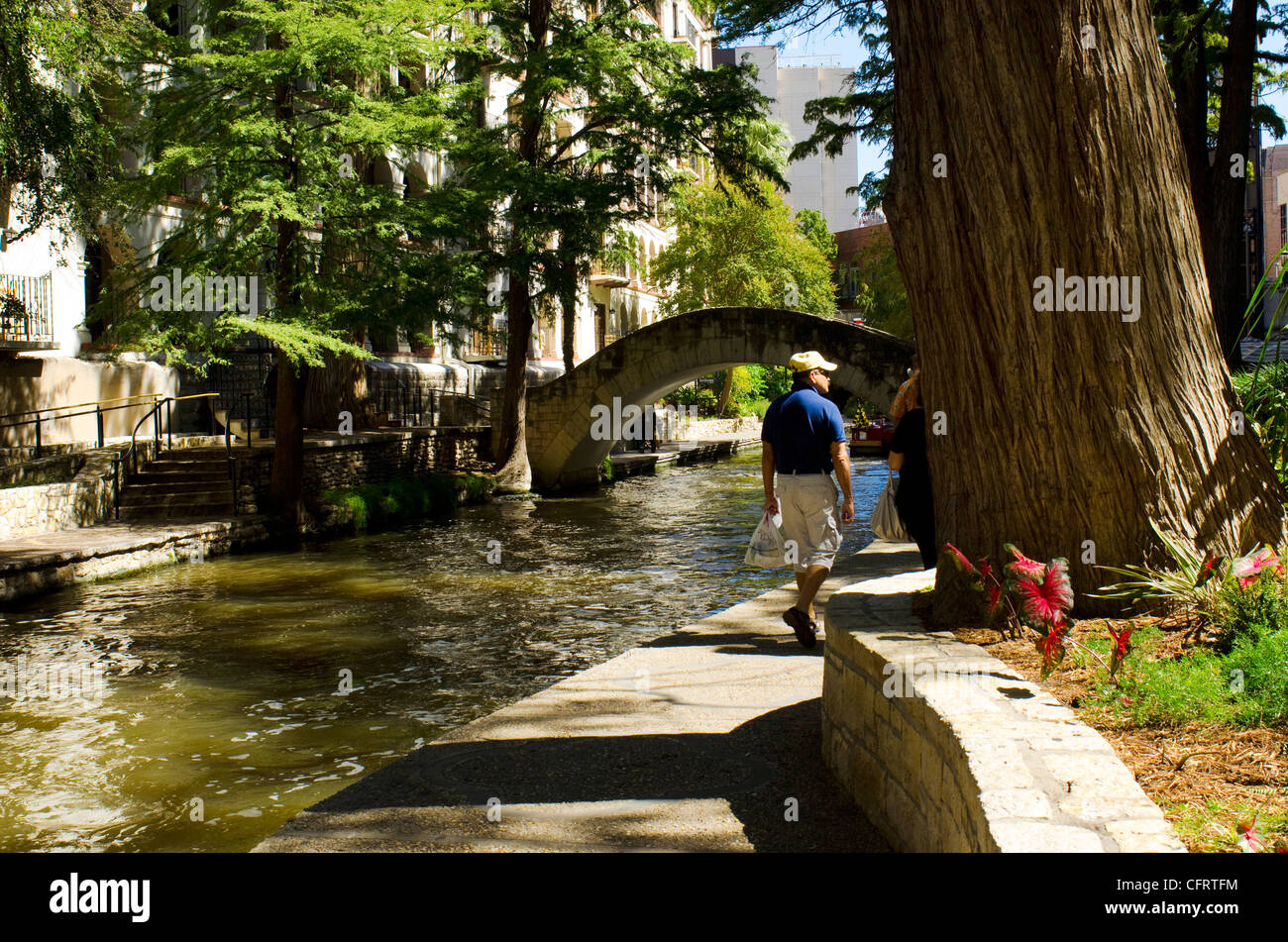 Texas san antonio woman hi-res stock photography and images - Alamy