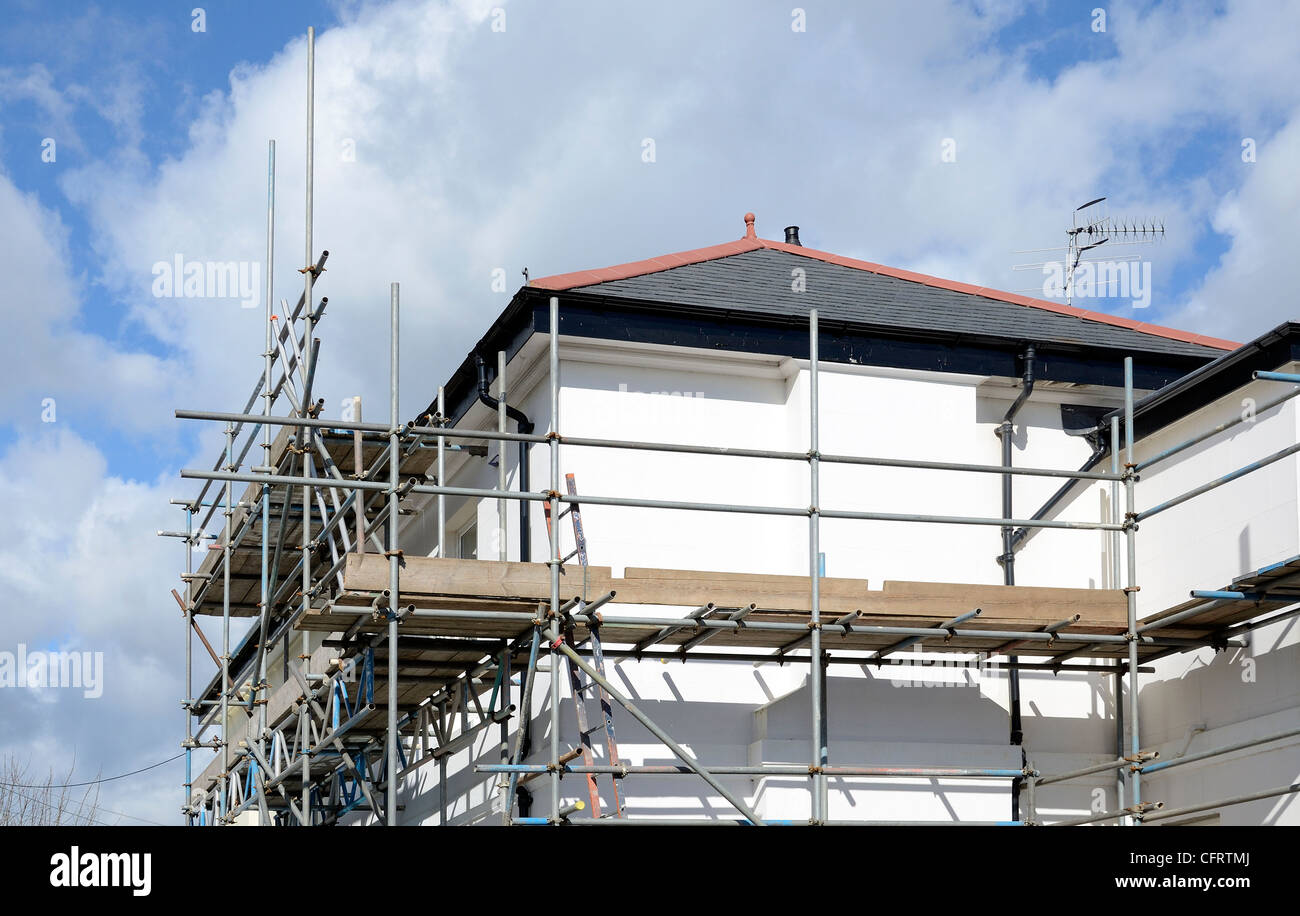 Scaffolding around house hi-res stock photography and images - Alamy