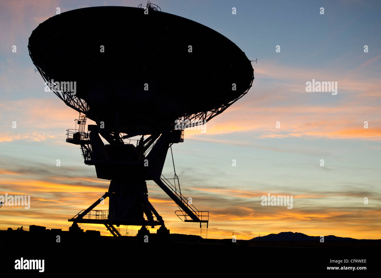 Silhouette vla radio telescope hi-res stock photography and images - Alamy