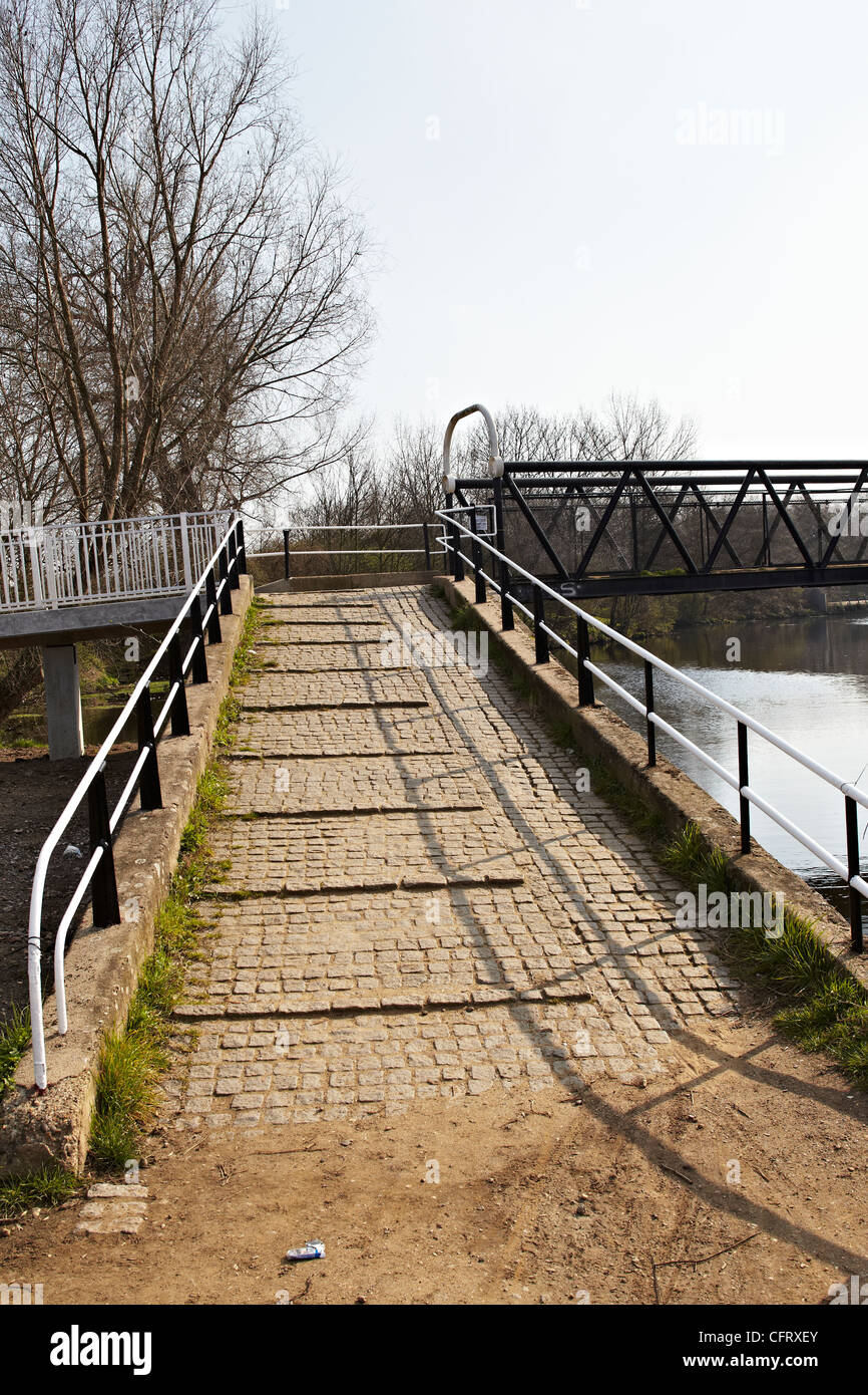 Bridge access ramp hi-res stock photography and images - Alamy