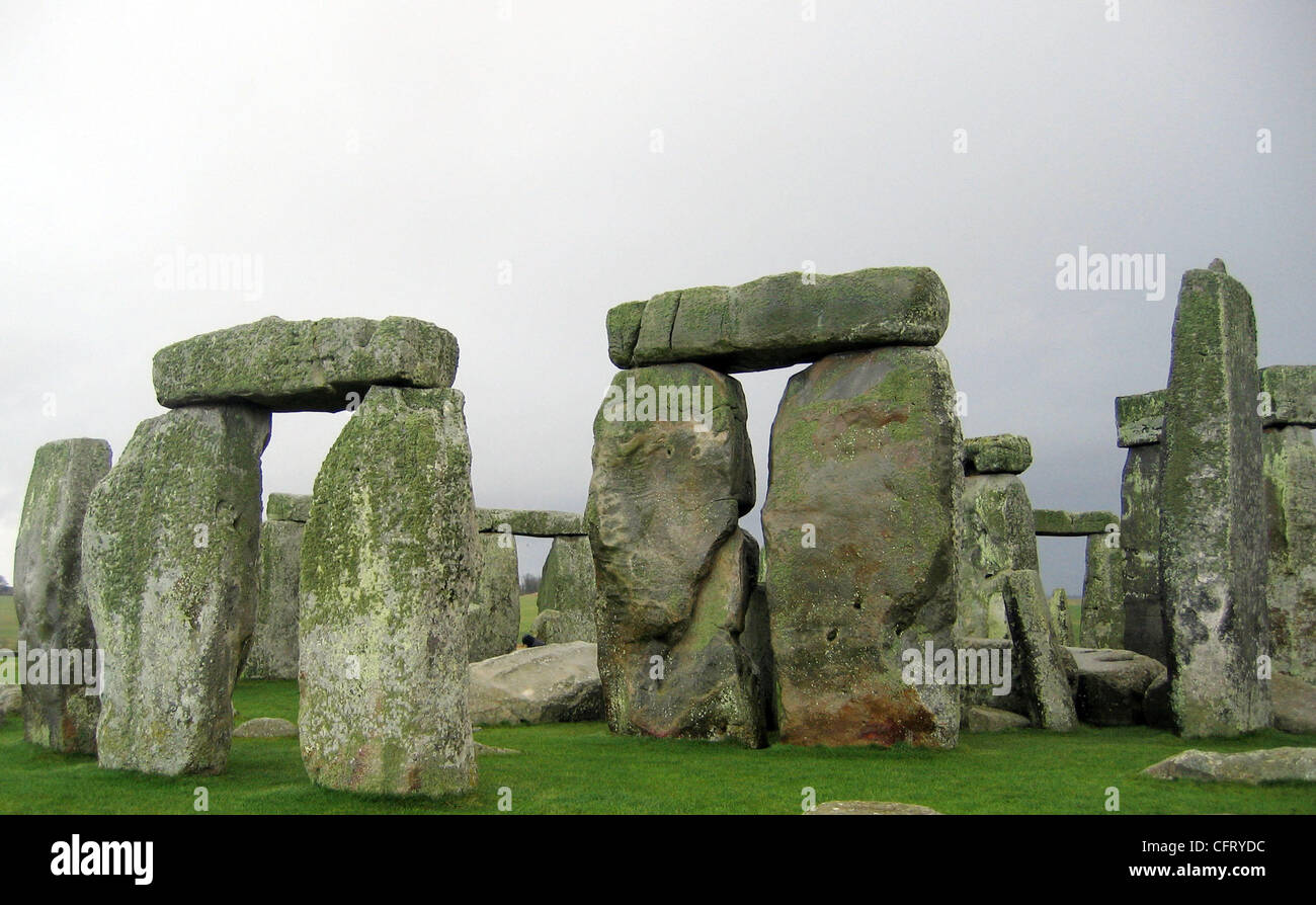 Neolithic houses stonehenge hi-res stock photography and images - Alamy