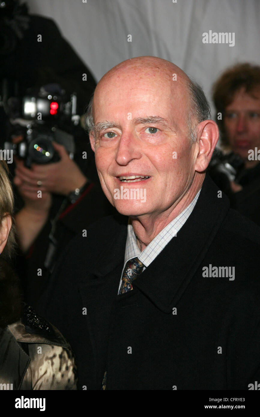 Dec 04, 2005; New York, NY, USA; Actor PETER BOYLE arriving at the ...