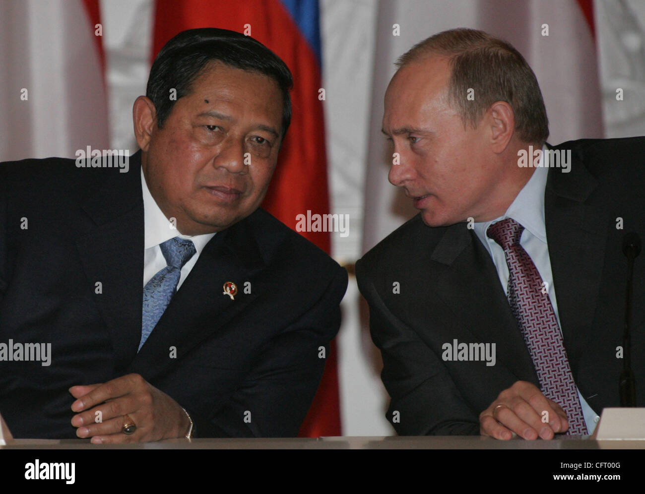 Russian President Vladimir Putin and Indonesian President Susilo ...