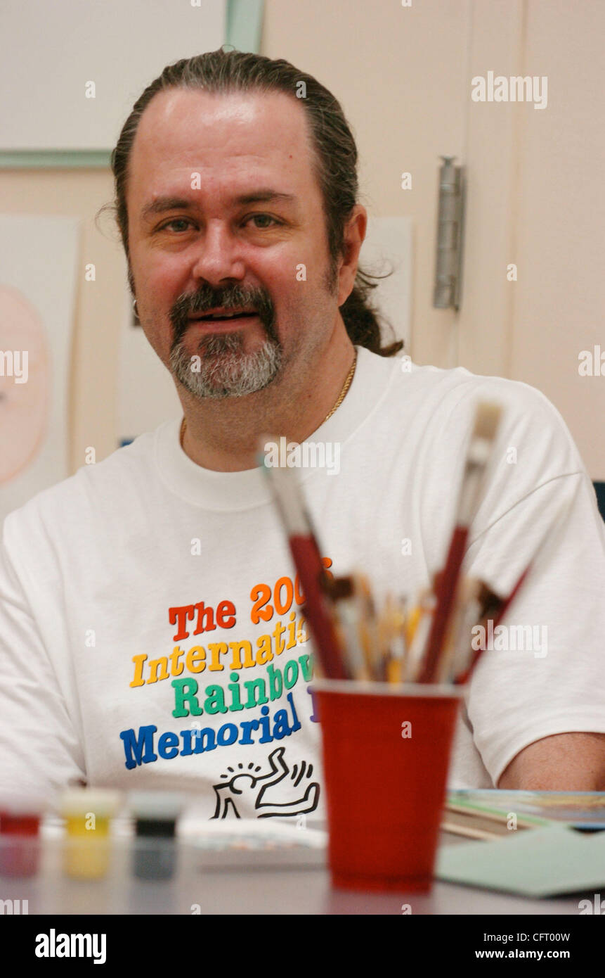 Timothy Lunceford, 49, of Manhattan teaches art to patients at Bellevue ...