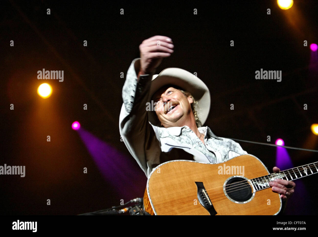 0030449A 120106 met jackson4 photo by ELIZA GUTIERREZ/Staff ...
