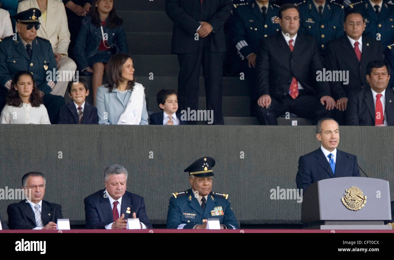 Mexicos president felipe calderon wife hi-res stock photography and ...