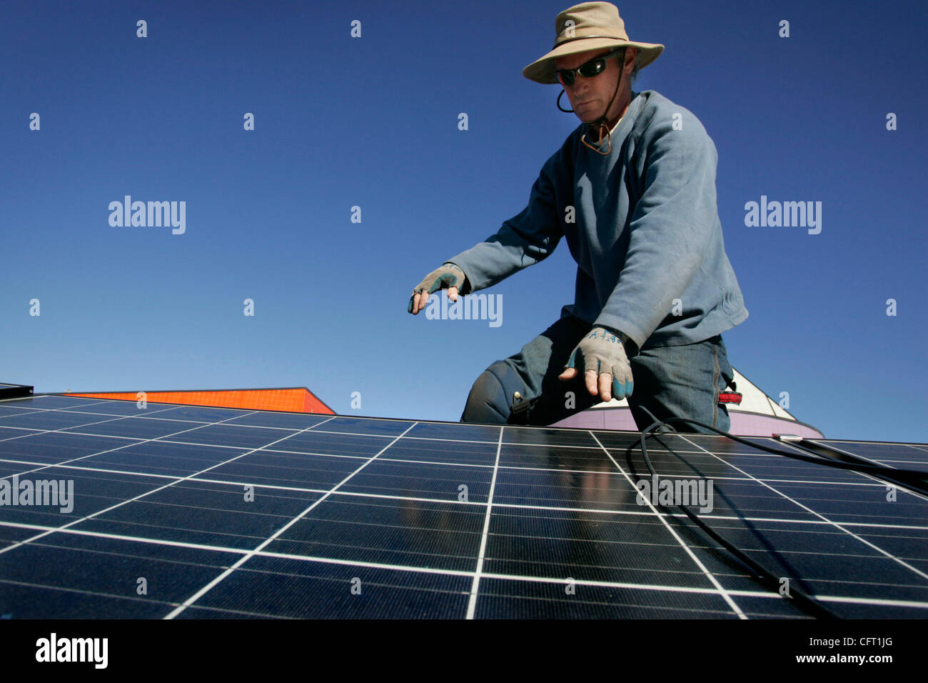 HLqualcommSolar265343x002.jpg 12/4/2006 SORRENTO MESA (San Diego ...