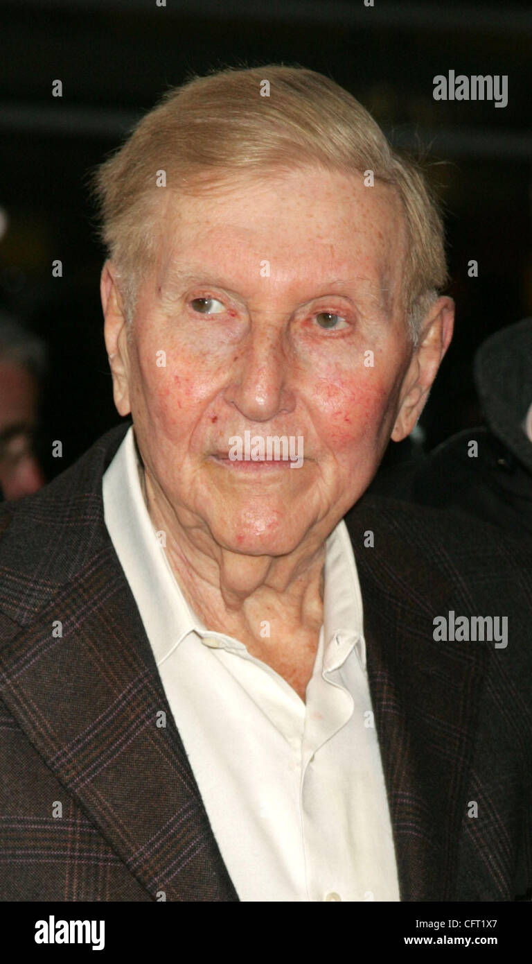 Photo of sumner redstone hi-res stock photography and images - Alamy