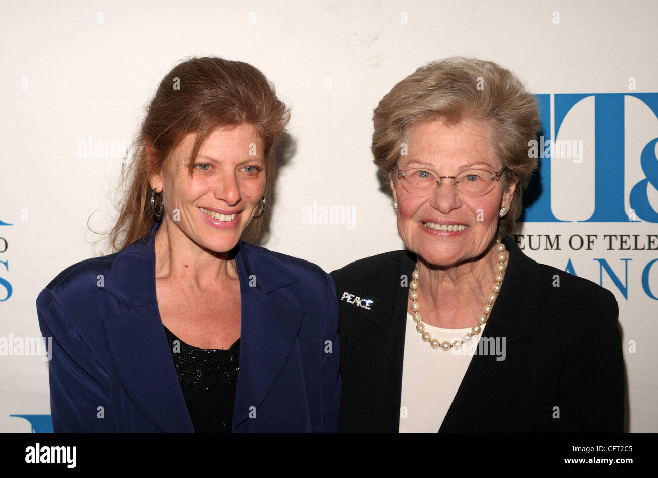 Dec 05, 2006; Beverly Hills, CA, USA; LILA GARRETT and her daughter ...