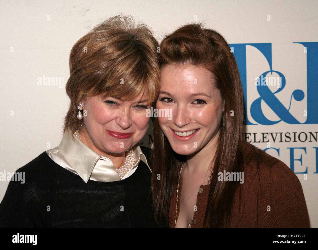 Dec 05, 2006; Beverly Hills, CA, USA; JANE PAULEY and daughter RACHEL ...