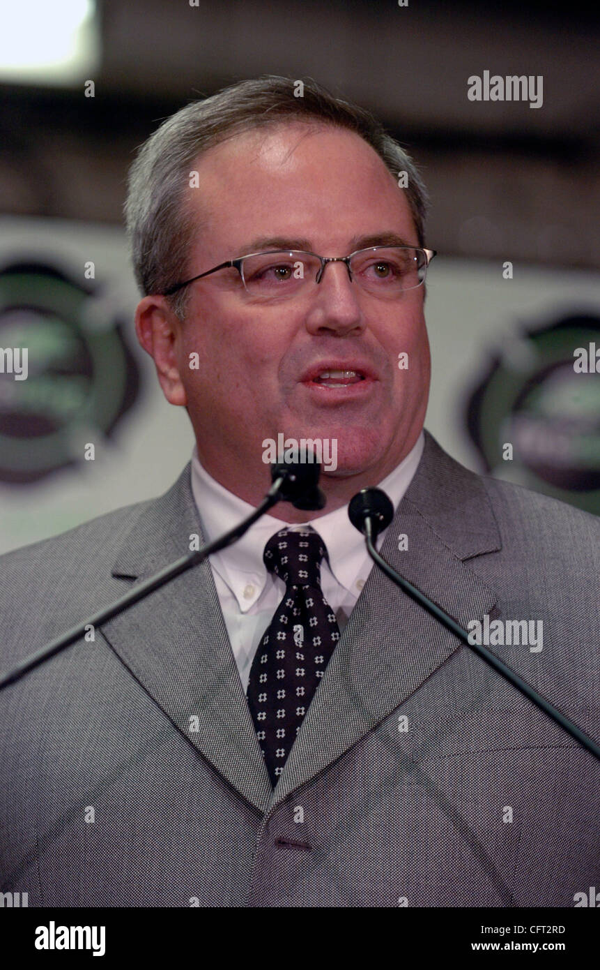 Philip J. Schoonover, Chairman, President and CEO of Circuit City ...