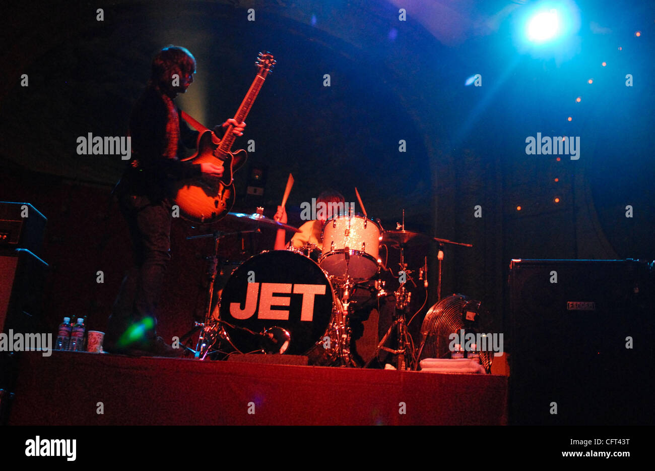 Brothers Nic and Chris Cester, founding members of Jet, play at the ...