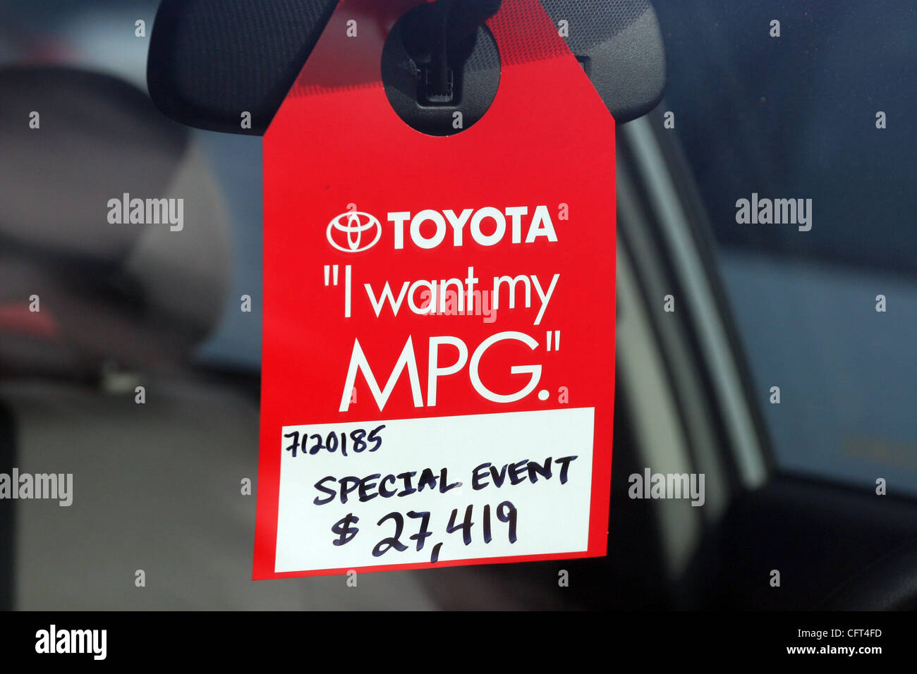 Dec 09, 2006; Santa Monica, CA, USA; A Toyota Prius Hybrid Synergy ...