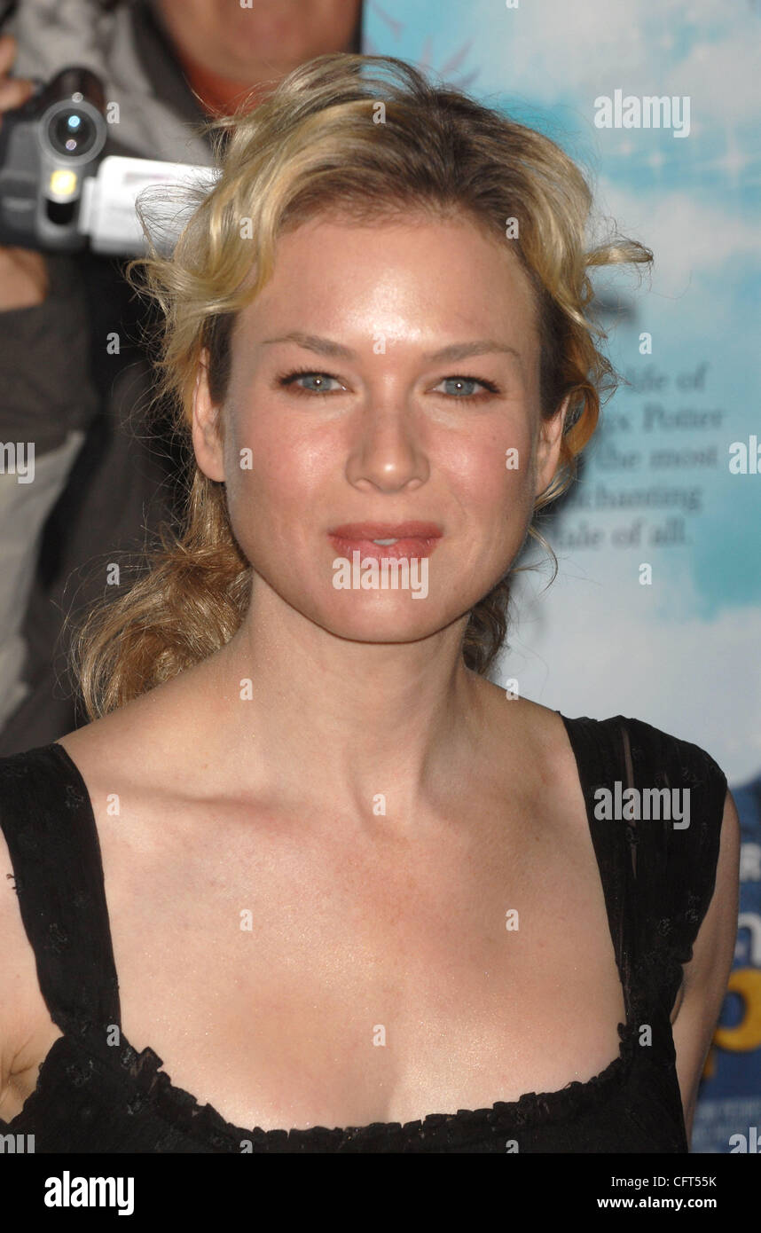 Dec 10, 2006; New York, NY, USA; RENEE ZELLWEGER at the 'Miss Potter ...