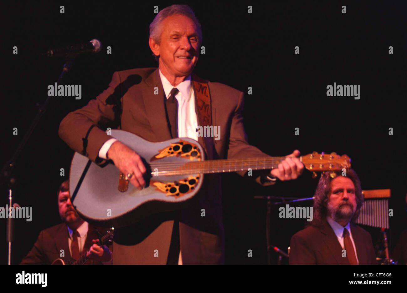 Mel tillis hi-res stock photography and images - Alamy