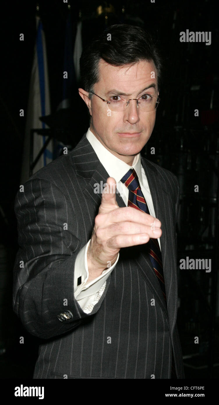 Dec 12, 2006; New York, NY, USA; STEVEN COLBERT poses backstage for ...