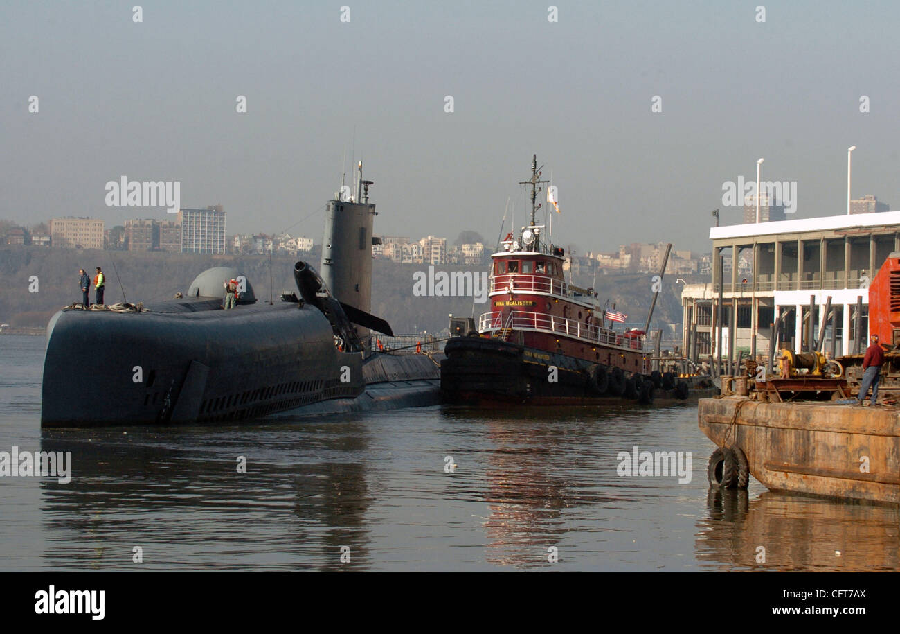 The Intrepid Sea, Air & Space Museum's Growler Submarine is towed down ...
