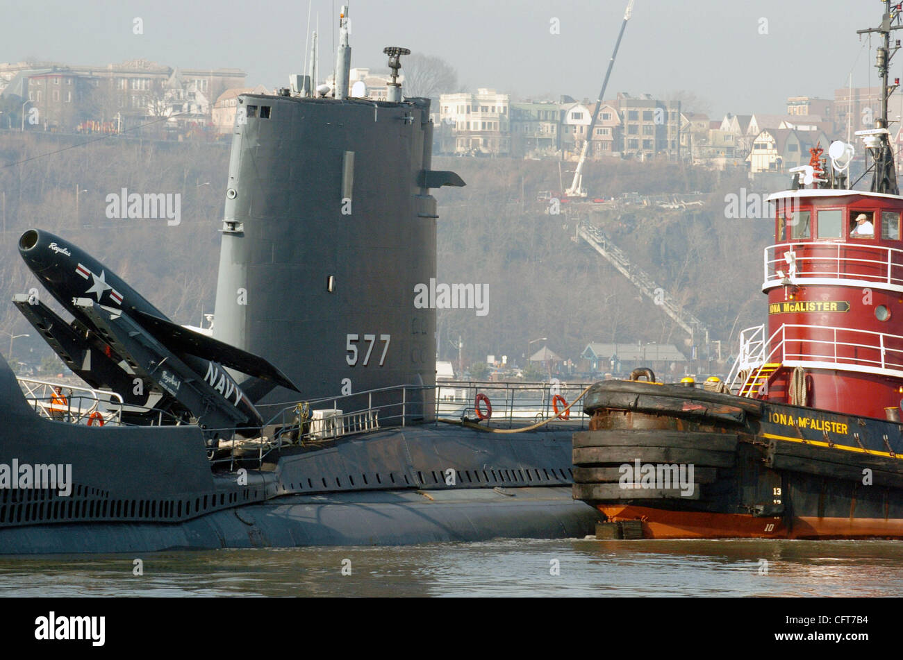 The Intrepid Sea, Air & Space Museum's Growler Submarine is towed down ...