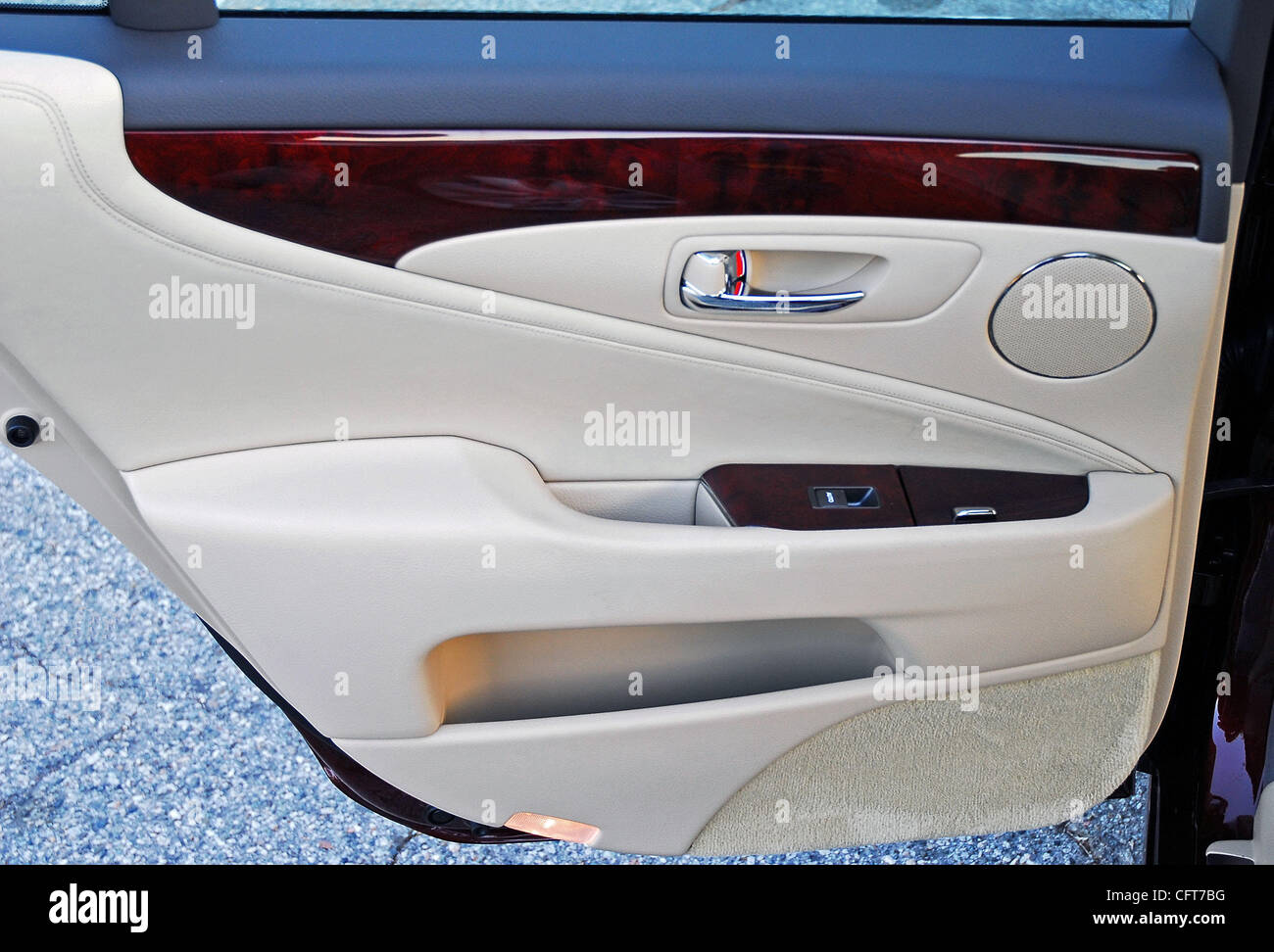 Lexus ls460 hi-res stock photography and images - Alamy