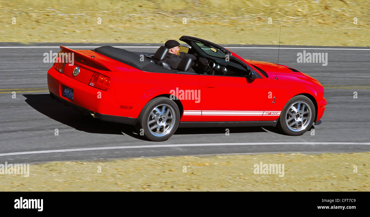2007 Ford Shelby GT500 Mustang pan right Stock Photo - Alamy