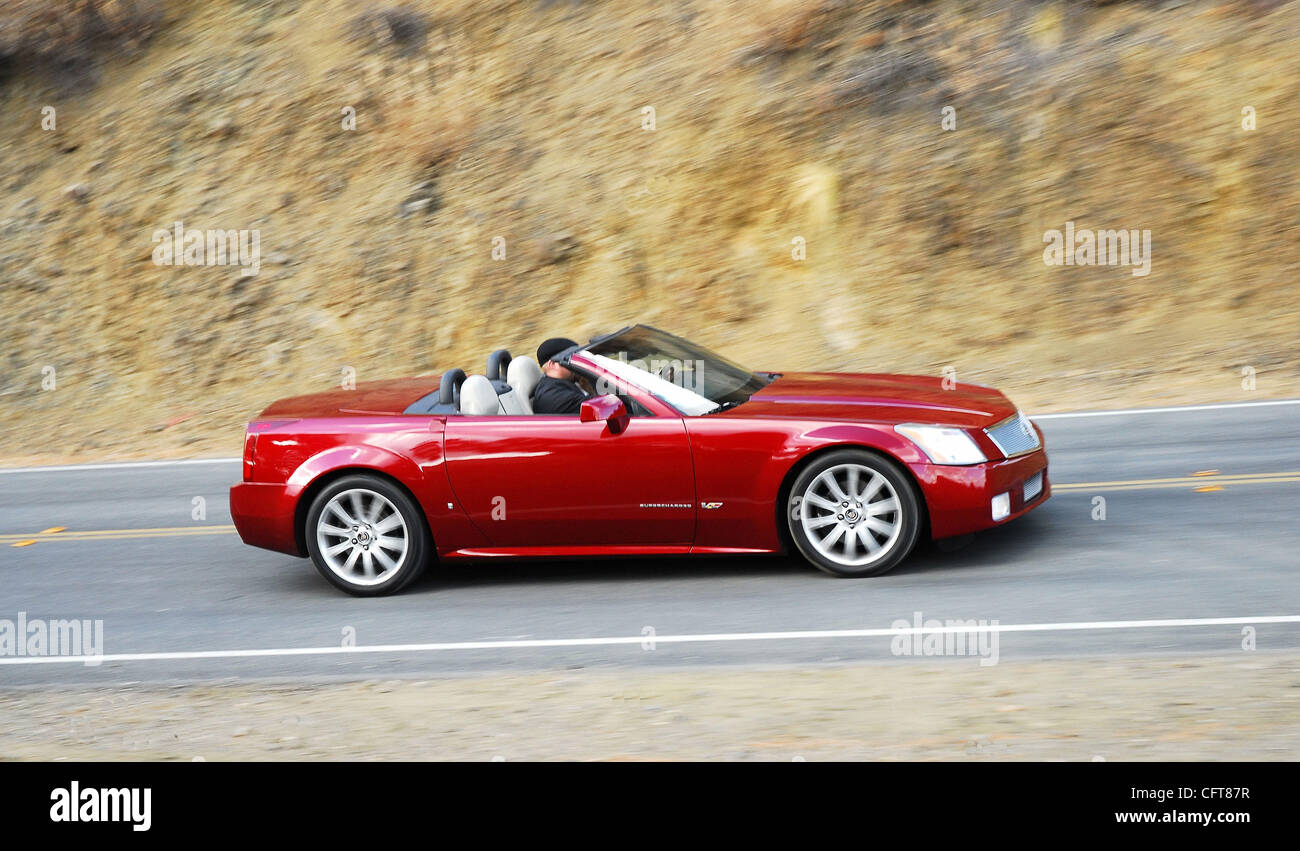 Cadillac xlr hi-res stock photography and images - Alamy