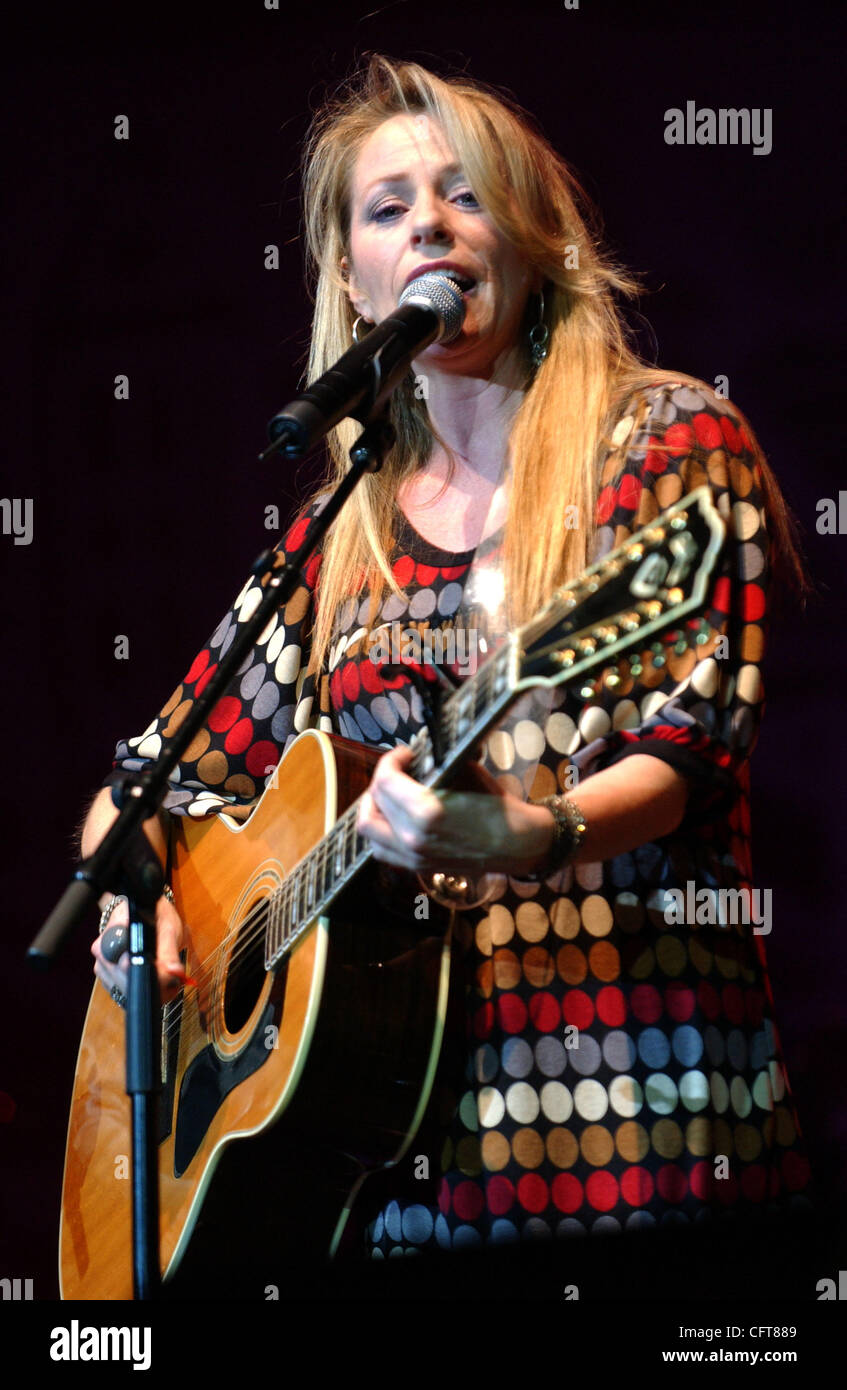 Dec. 15, 2006; Florence, SC USA; Musician DEANA CARTER performs live ...