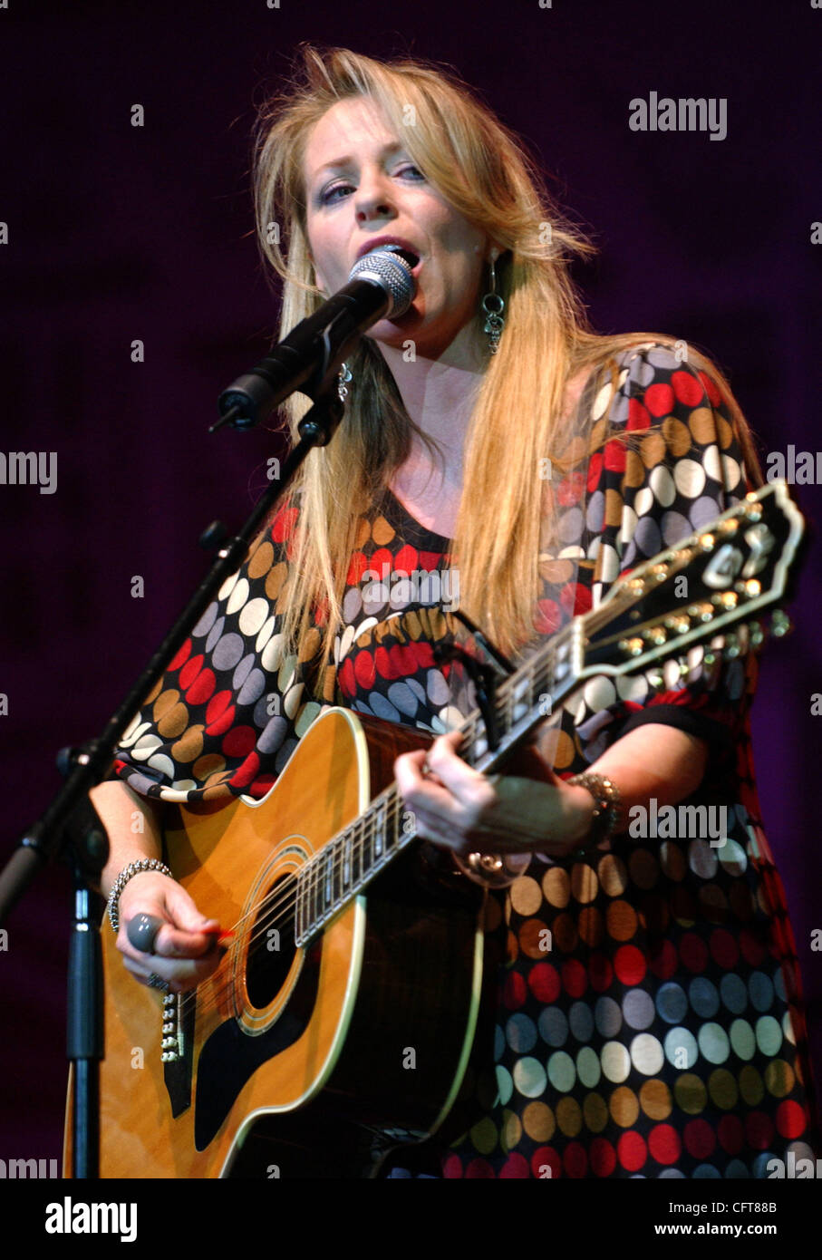 Deana Carter Stock Photos & Deana Carter Stock Images - Alamy