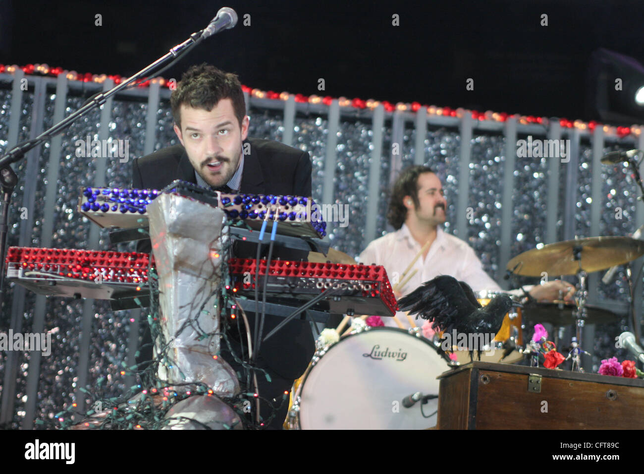 The Killers with David Keuning on guitar, Mark Stoermer on bass ...