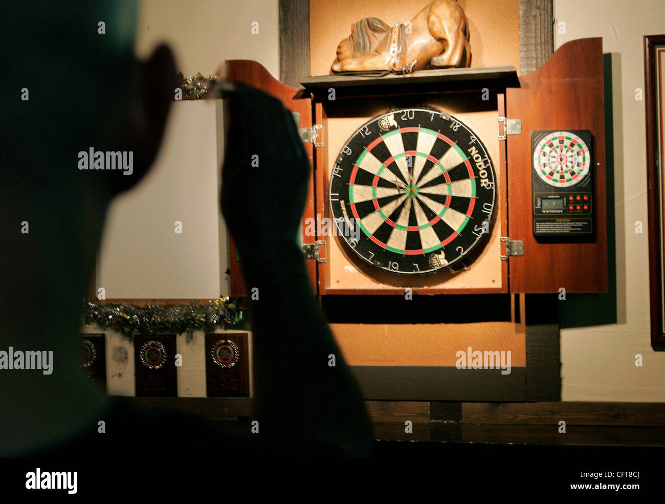 December 15, 2006, Ramona, California, USA Customer SCOTT BOYCE throws ...