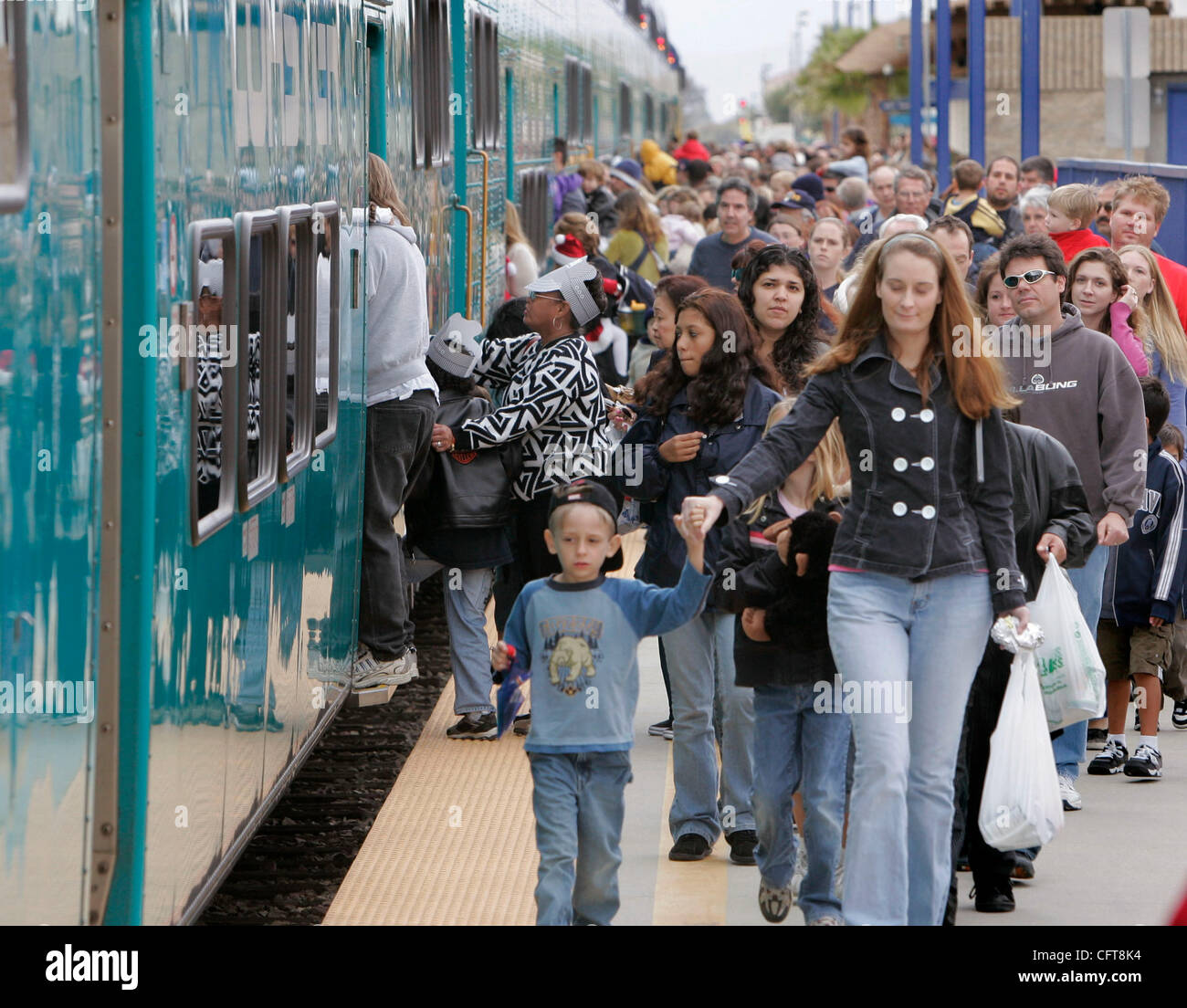 December 16, 2006, Oceanside, California, USA A huge crowd greets Santa ...