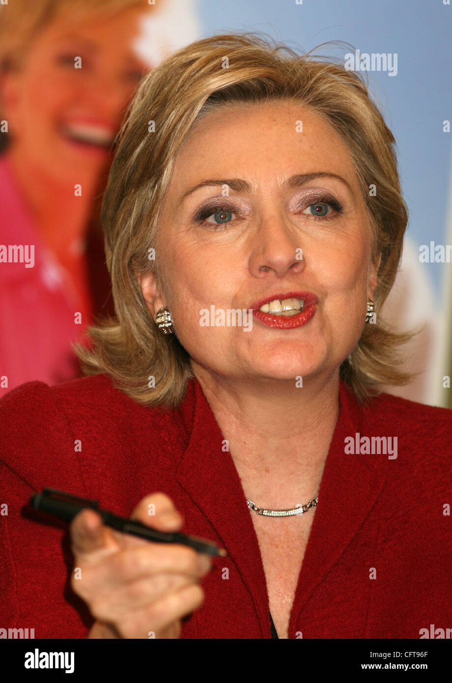 It takes a village hillary clinton hi-res stock photography and images ...