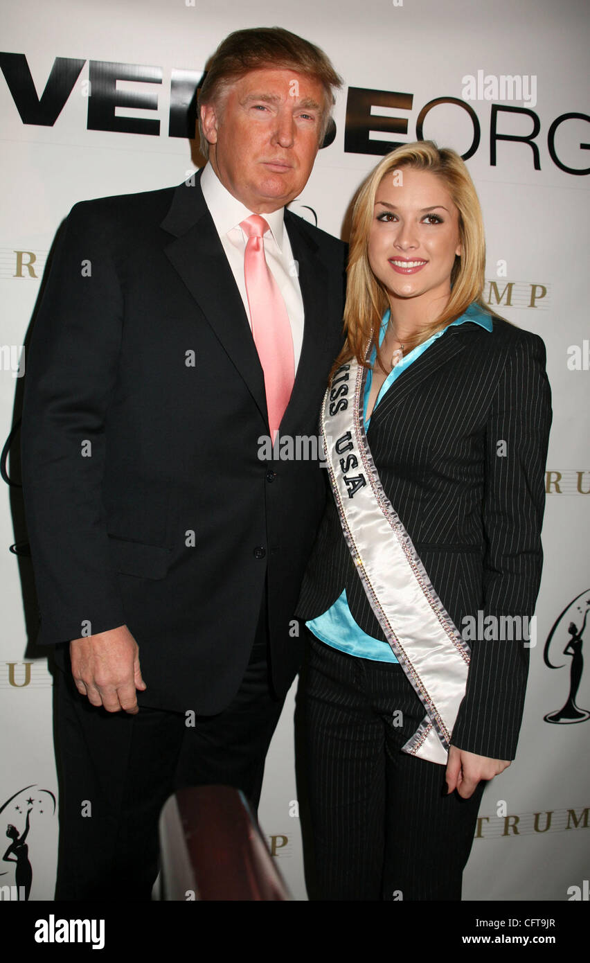 Dec 19, 2006 - New York, NY, USA - DONALD TRUMP and TARA ELIZABETH ...