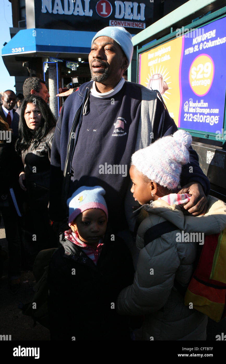 Wesley Autrey talked with reporters after diving onto subway tracks to ...