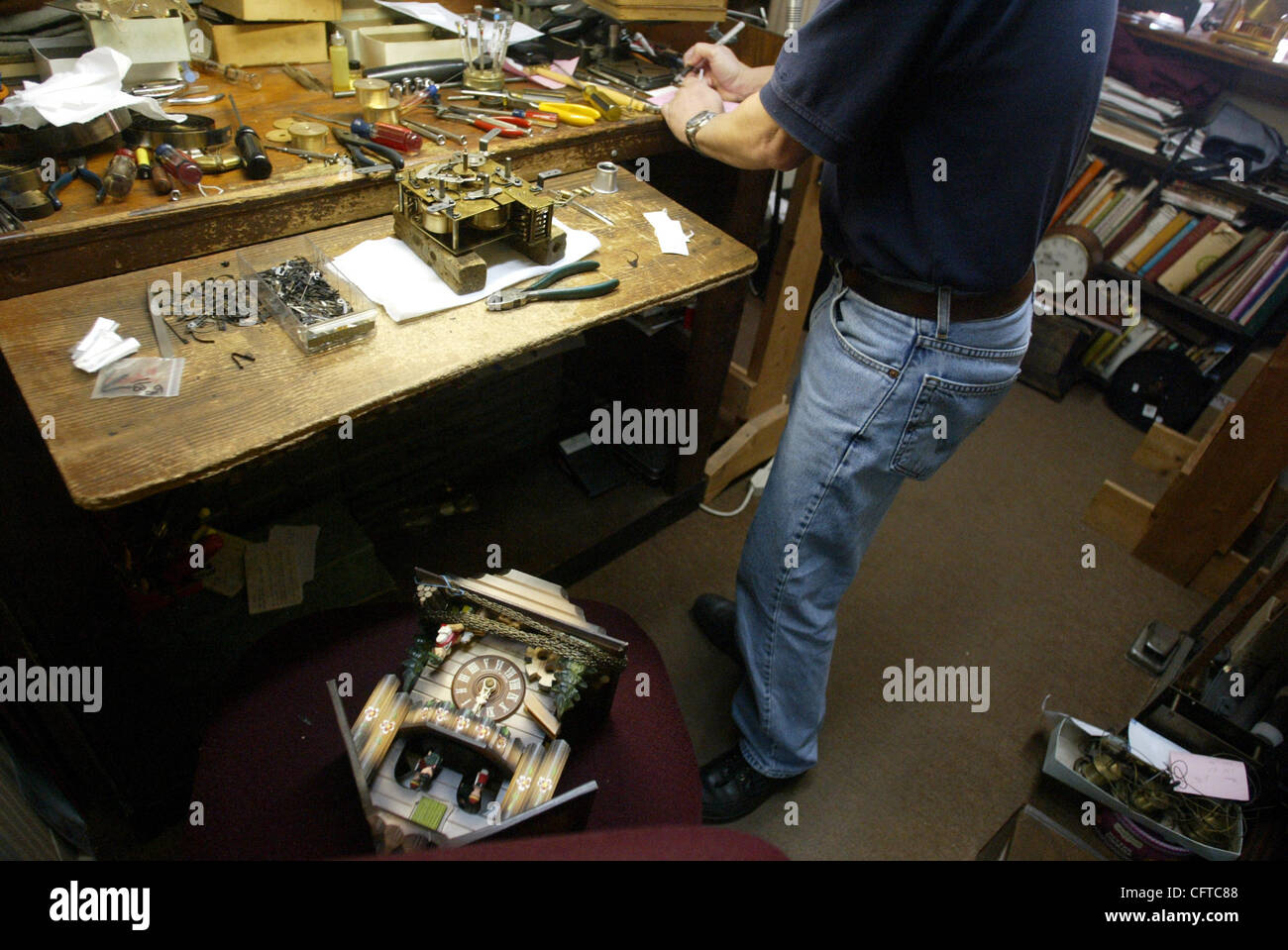010407 tc met clock Staff photo by Vada Mossavat/The Palm Beach Post ...